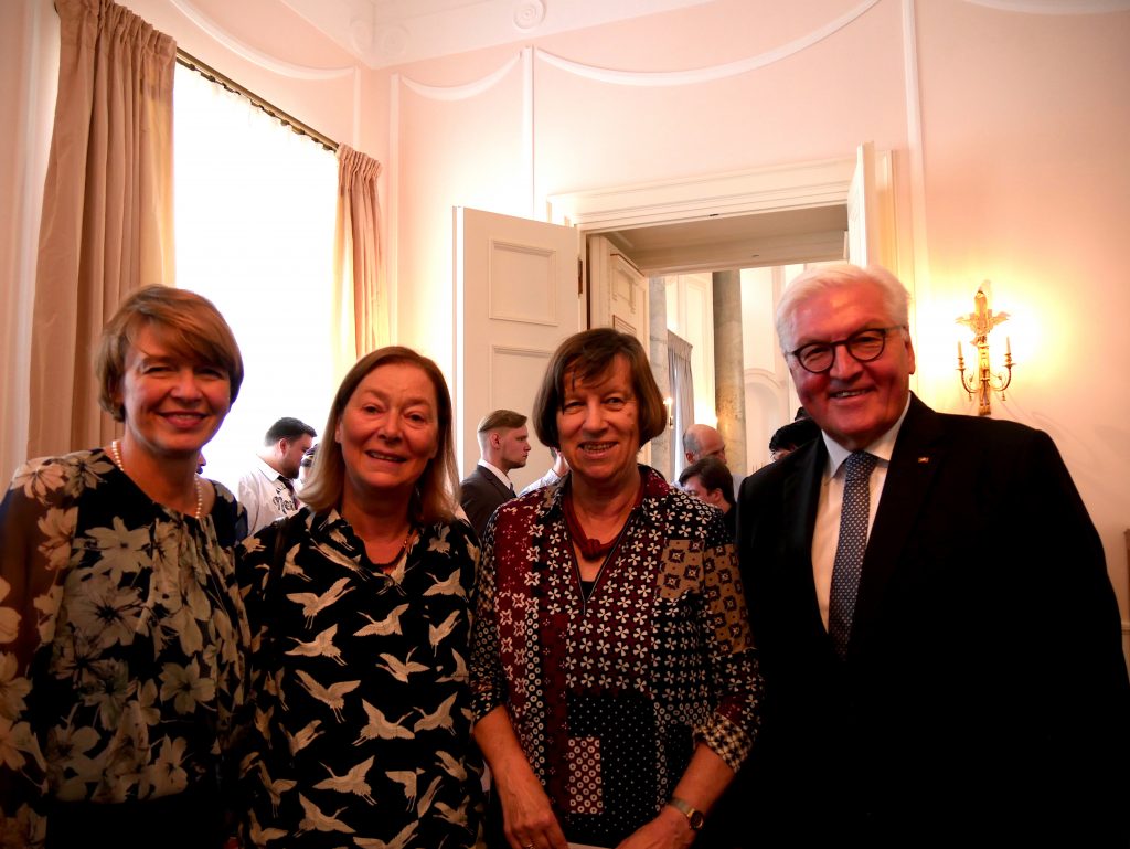 Das Bremer Frauenmuseum zu Gast bei Elke Büdenbender im ...